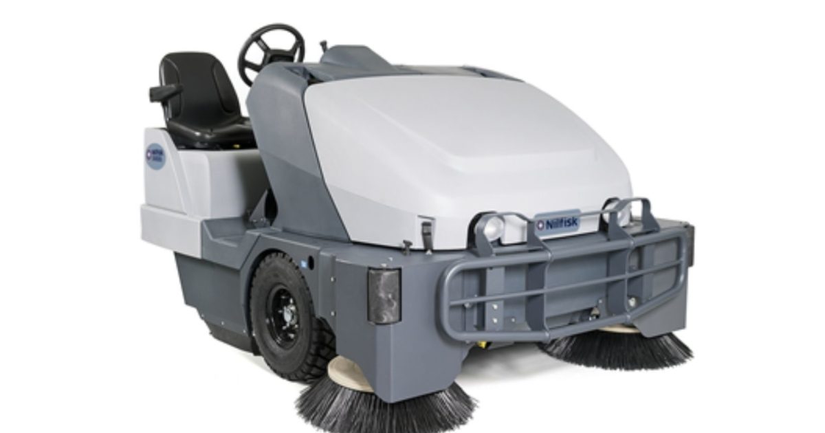 Nilfisk SW8000 Ride-On Sweeper
